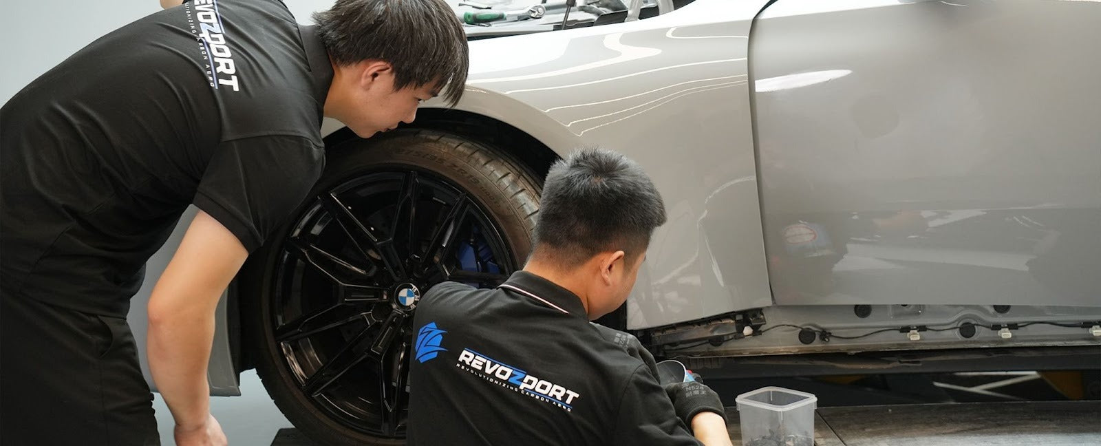 How to Change a Wheel Bearing: A Safe DIY Guide (Tools, Steps & When t ...